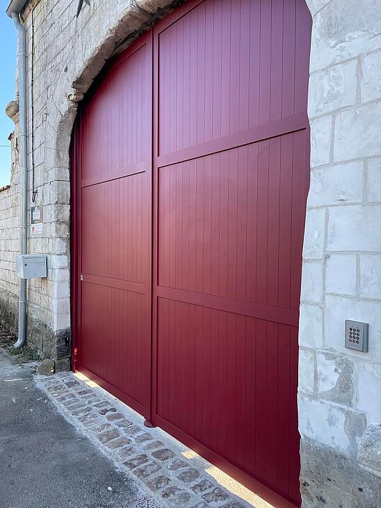 Comment choisir la bonne porte cochère en aluminium pour sa maison ...